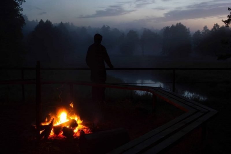 10 Terrifying Short Ghost Stories for the Fireside | Books and Bao